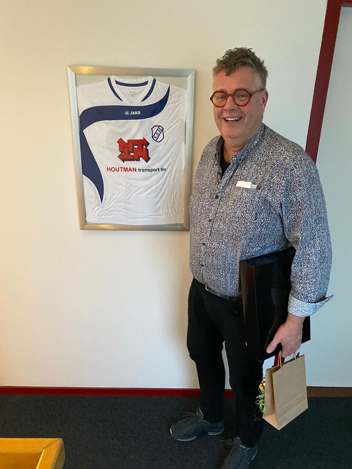 Gerrit van der Maten in zonnetje gezet | vv SEH