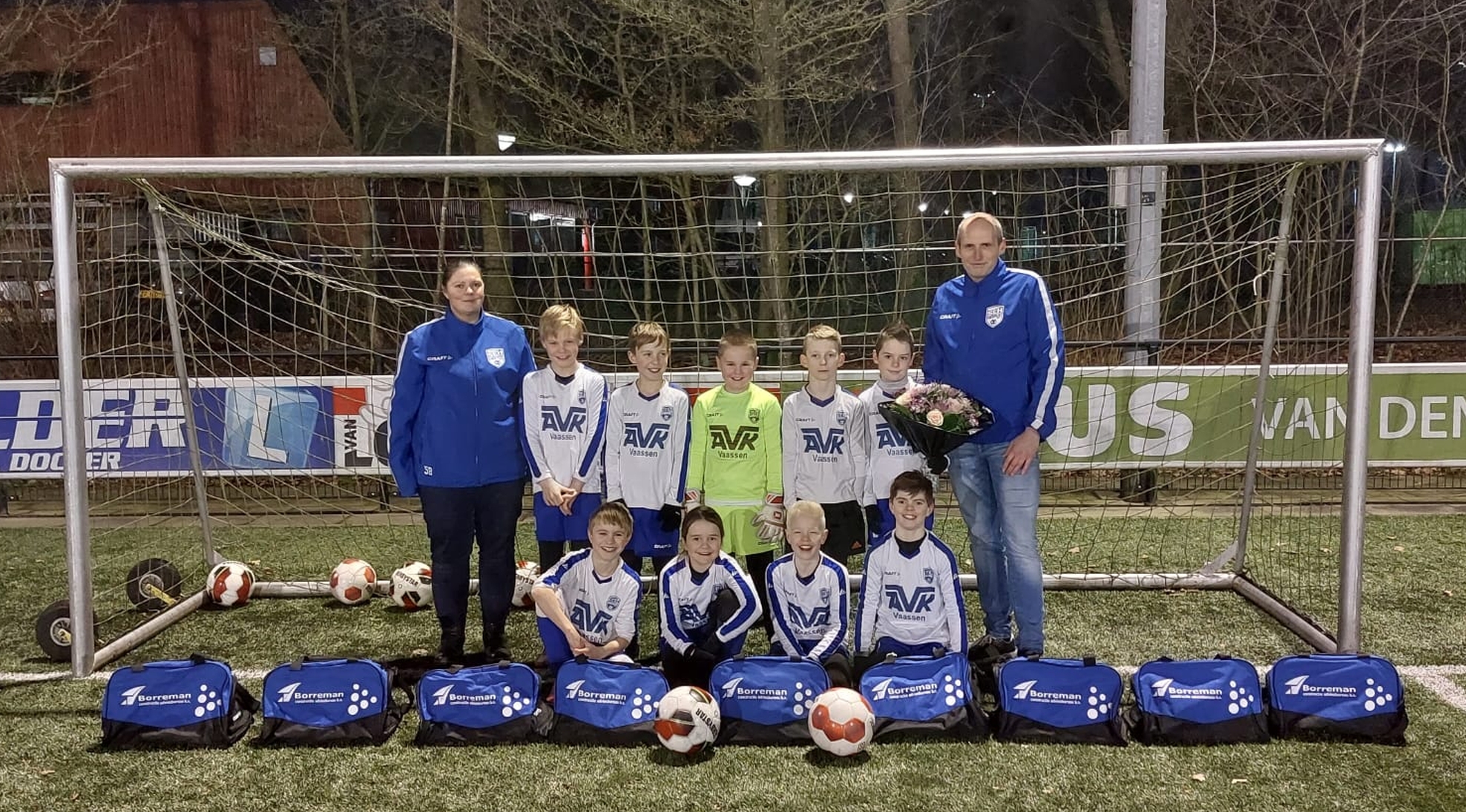 Talenten van SEH ontvangen nieuwe tassen | vv SEH